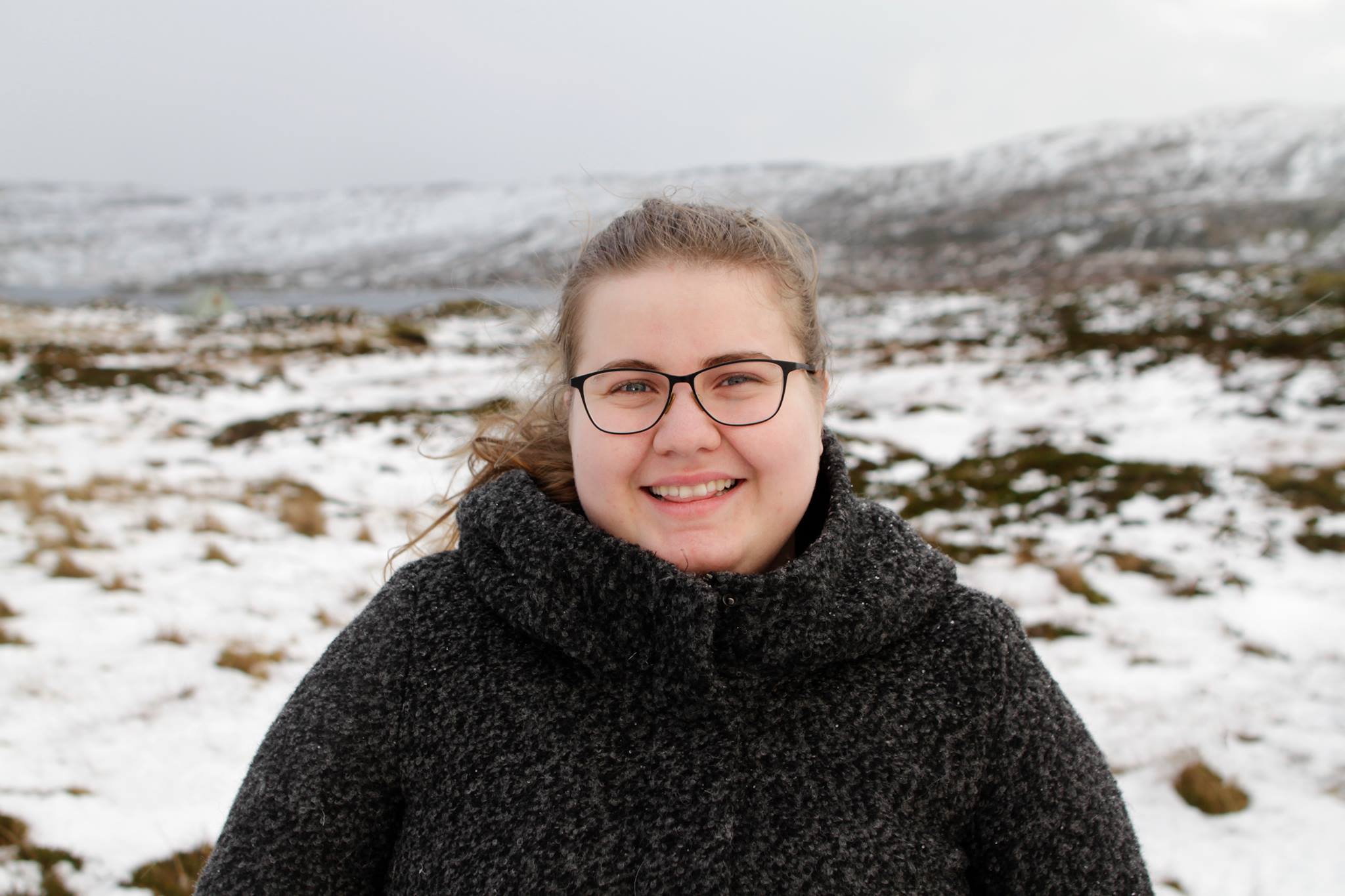 Maria Petersen til Kosovo | OM Føroyar